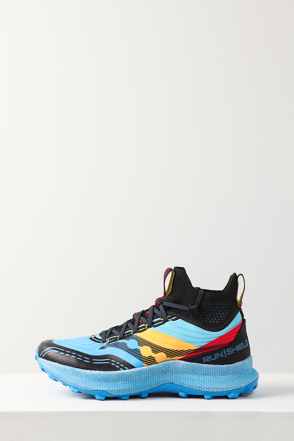 Кроссовки Run Shield Saucony - скоро в продаже в интернет-магазине ...