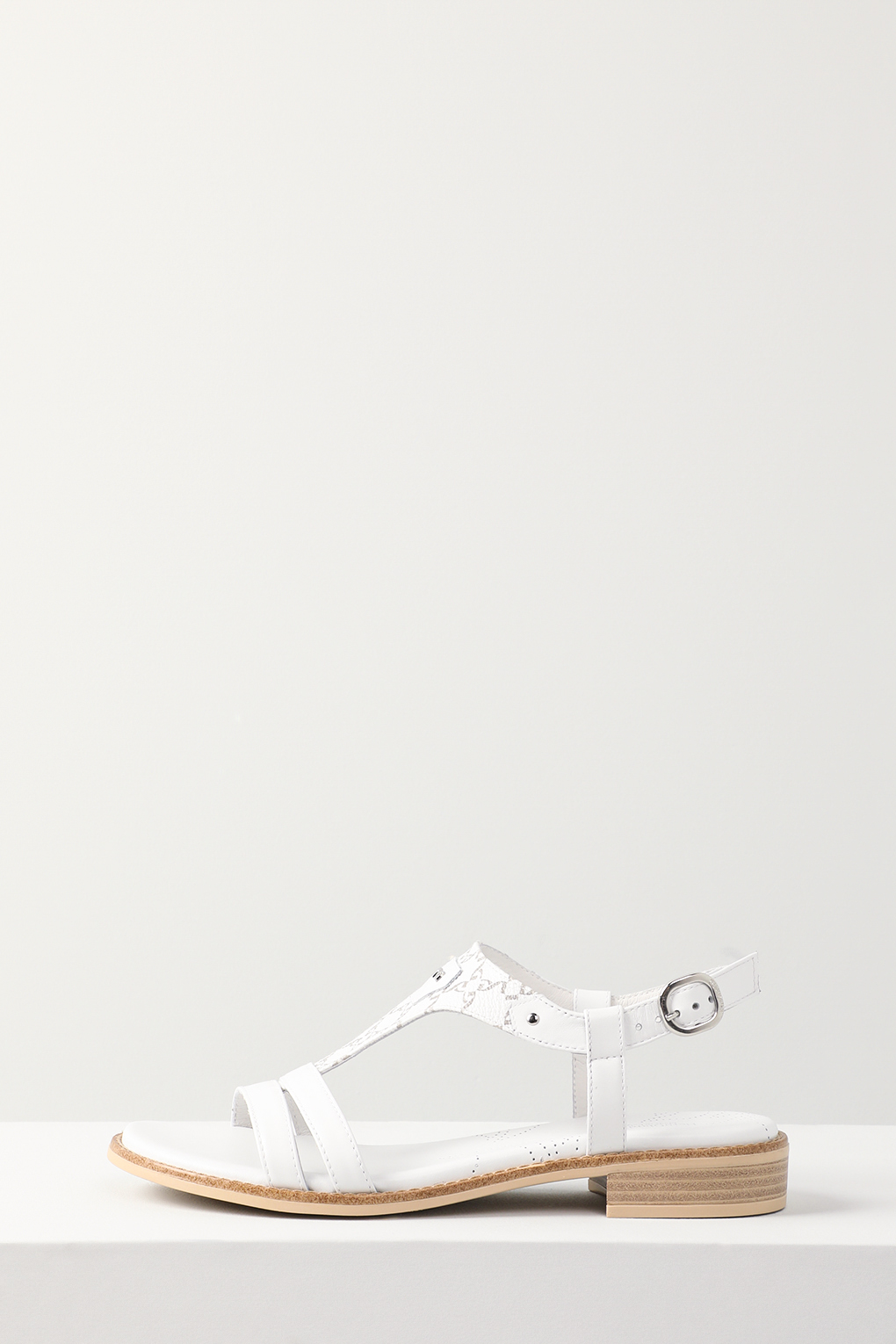 Сандалии кожаные Nero Giardini - скоро в продаже в интернет-магазине ...