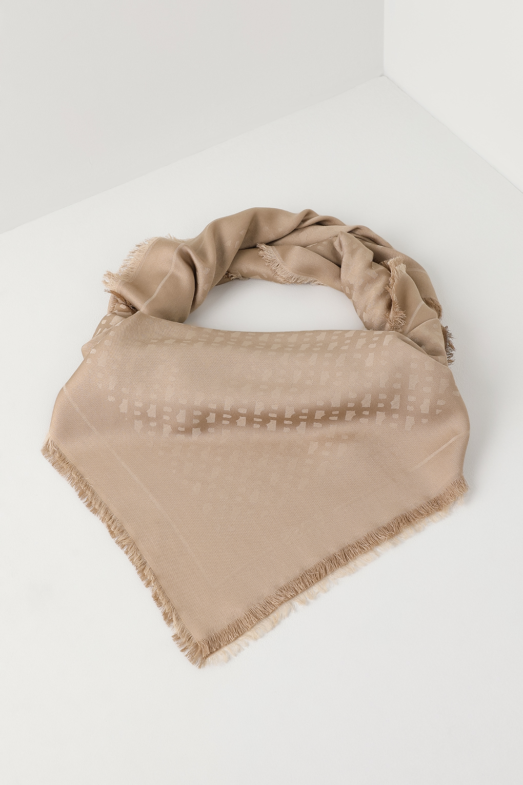 Палантин с монограммным жаккардом из модала и шерсти BOSS - цена 14990 ...