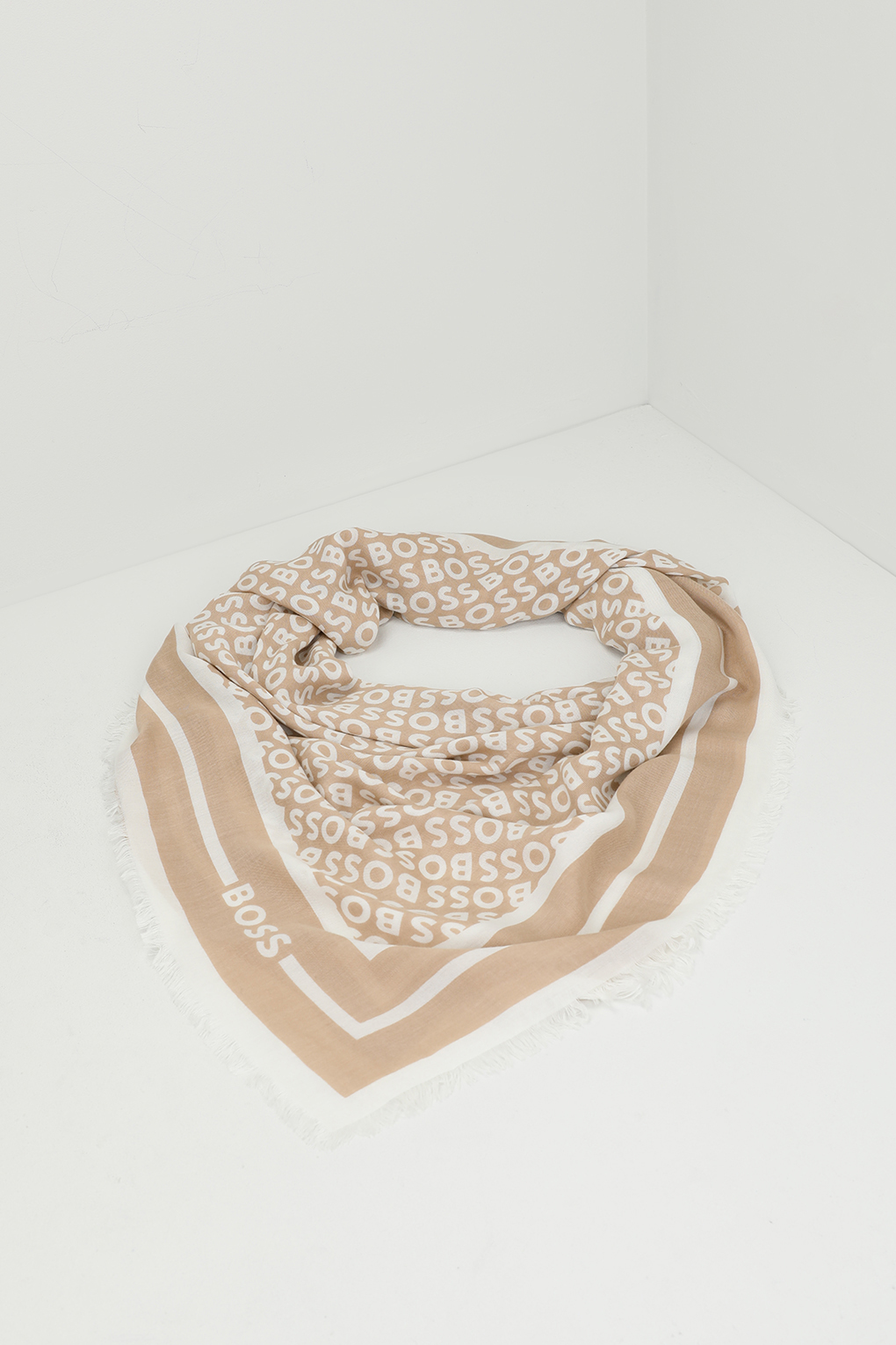 Палантин с принтом BOSS - цена 6850 ₽ купить в интернет-магазине ...
